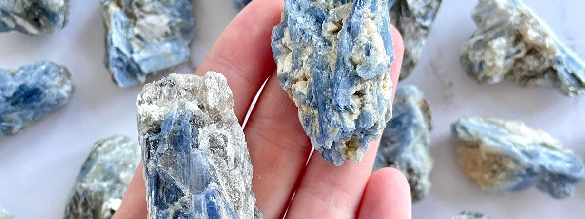 The Ultimate Guide to Kyanite: Formation, Uses, and Healing Properties ...